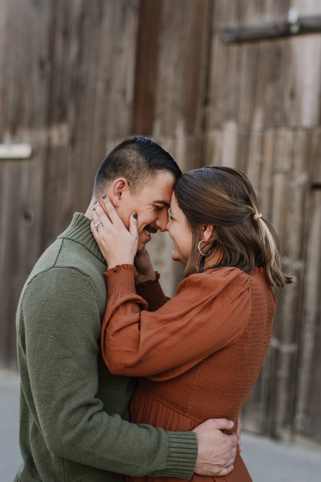Avoiding the Awkwardness During Engagement Photos While Still Looking ...