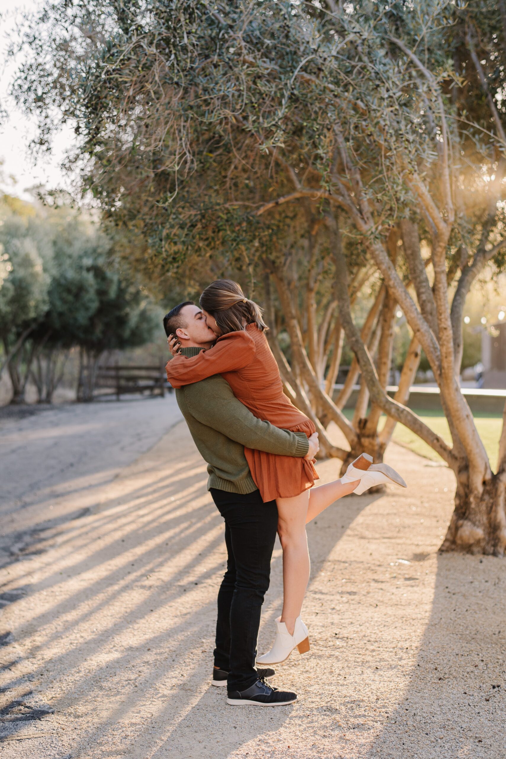Avoiding the Awkwardness During Engagement Photos While Still Looking ...
